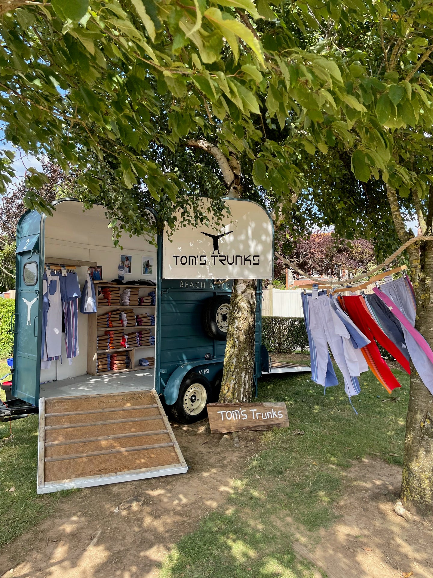 Pop-Up – Tom's Trunks